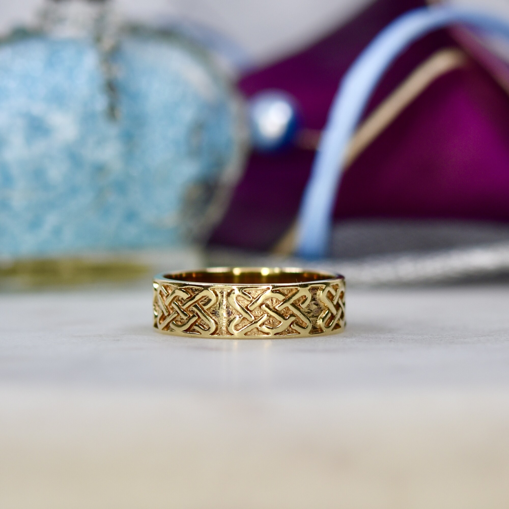 Celtic Knot Band Ring in 9ct Gold - Gems Afire - Vintage Jewellery UK