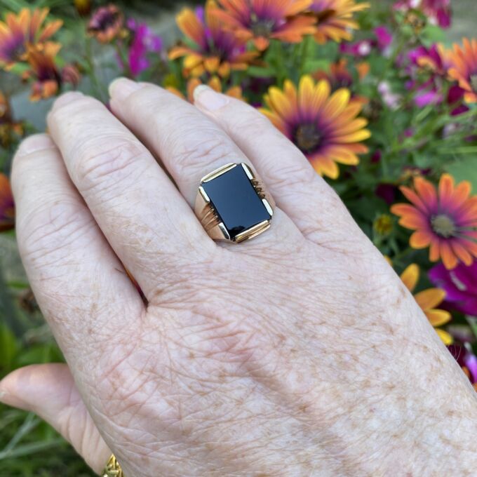 Bold Onyx Signet Ring in 9ct Gold - Gems Afire - Vintage Jewellery UK