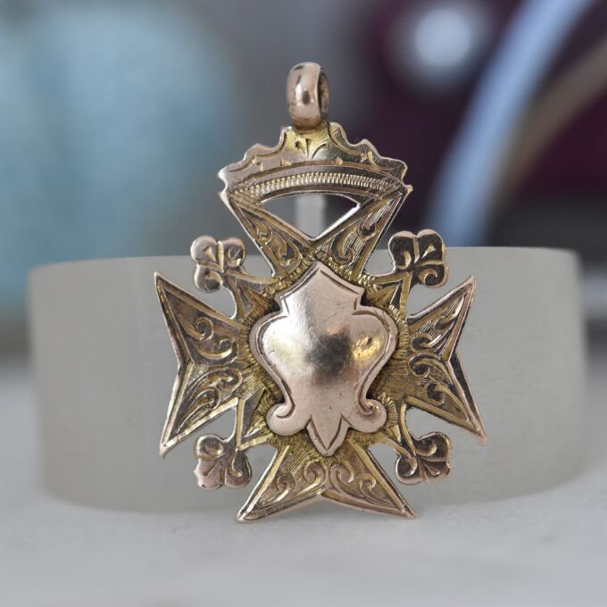 Antique Maltese cross Pendant in 9ct Gold - Gems Afire - Vintage ...