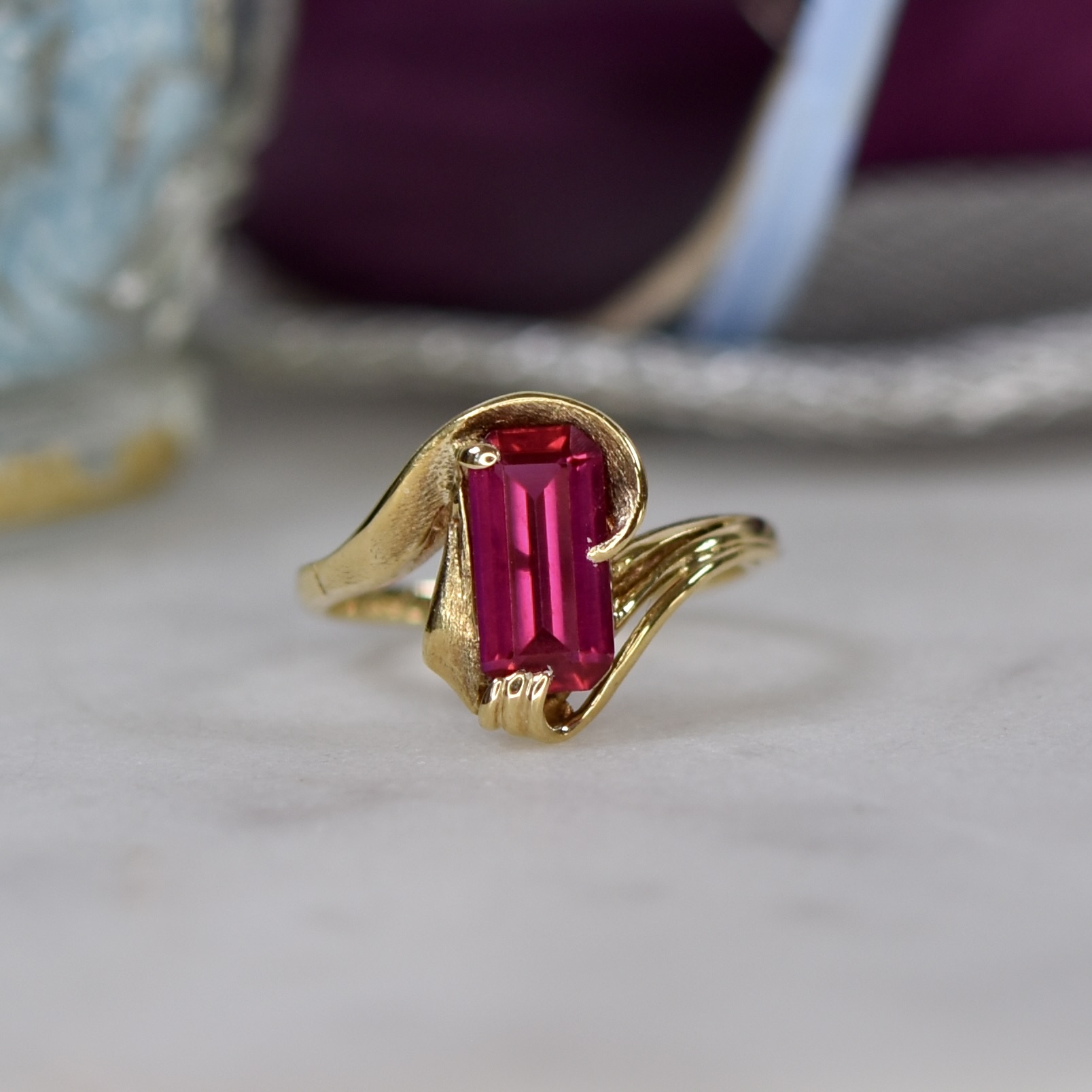 Synthetic Ruby Ring in 10ct Gold - Gems Afire - Vintage Jewellery UK