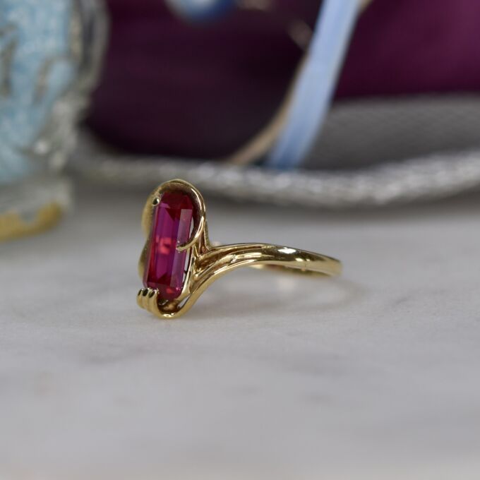 Synthetic Ruby Ring in 10ct Gold - Gems Afire - Vintage Jewellery UK