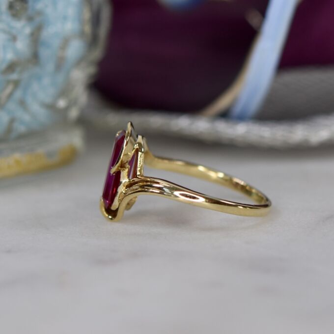 Synthetic Ruby Ring in 10ct Gold - Gems Afire - Vintage Jewellery UK
