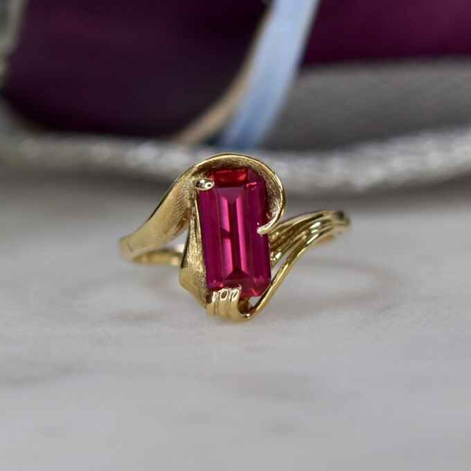 Synthetic Ruby Ring in 10ct Gold - Gems Afire - Vintage Jewellery UK