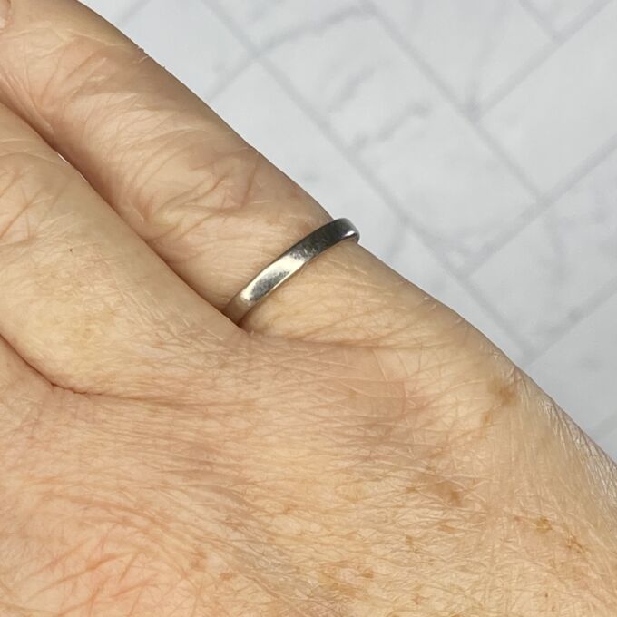 Simple Band Ring in Platinum - Gems Afire - Vintage Jewellery UK