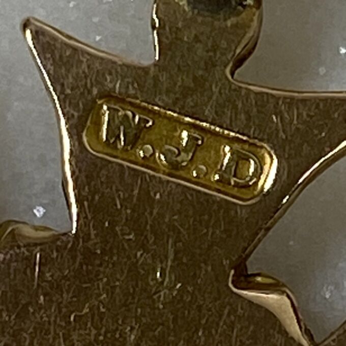 Antique Medallion Pendant in 9ct Gold - Gems Afire - Vintage Jewellery UK