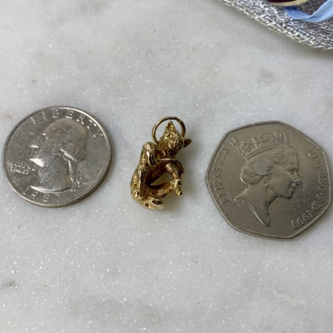 Fiddle Playing Cat in 9ct Gold - Gems Afire - Vintage Jewellery UK