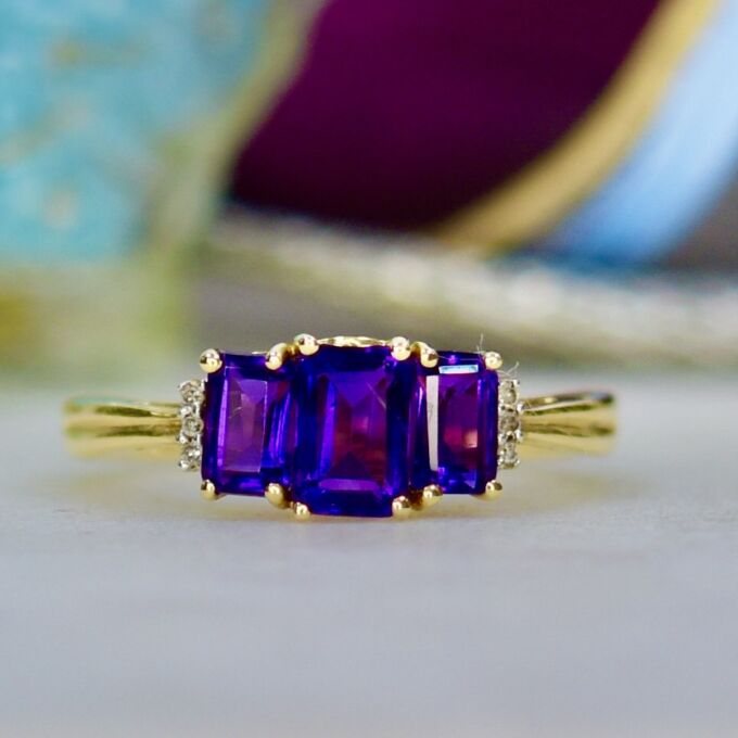 Three Stone Amethyst Ring in 10ct Gold - Gems Afire - Vintage Jewellery UK